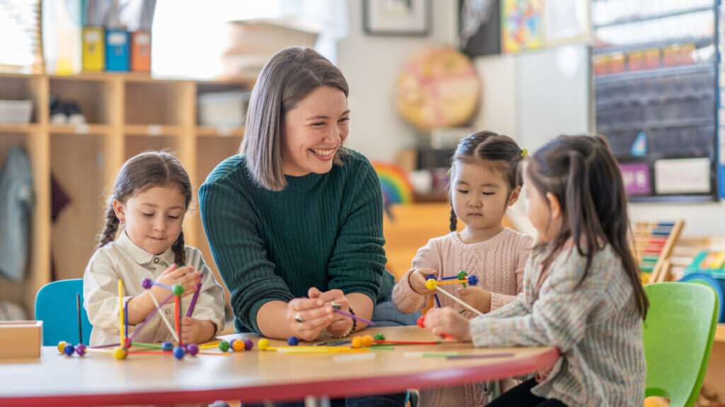 How to Become a Teacher in Australia: Qualifications, Registration ...