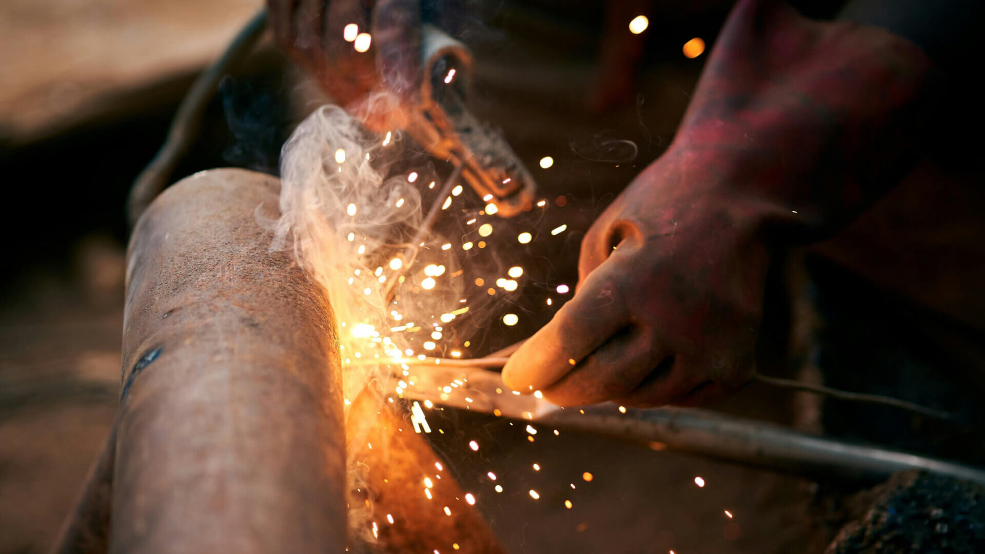 How To Become A Welder in Australia: Shortages, Salaries, and Visa ...